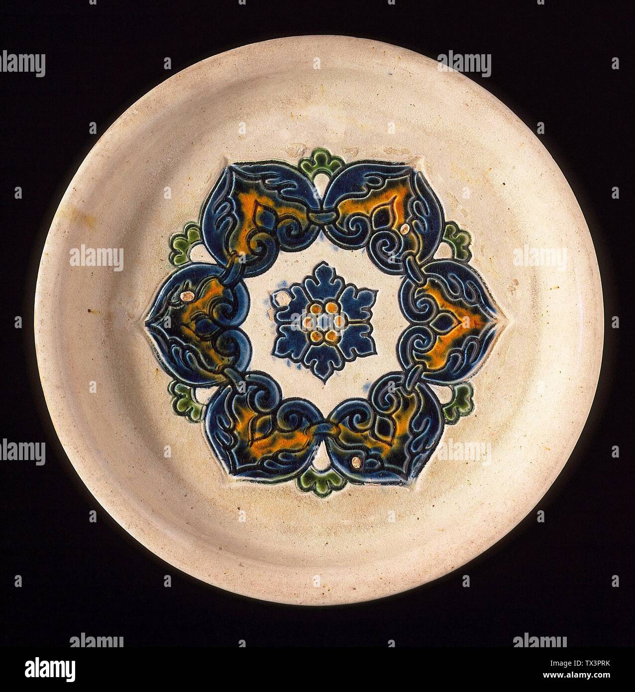 Chinese roundel hi-res stock photography and images - Alamy