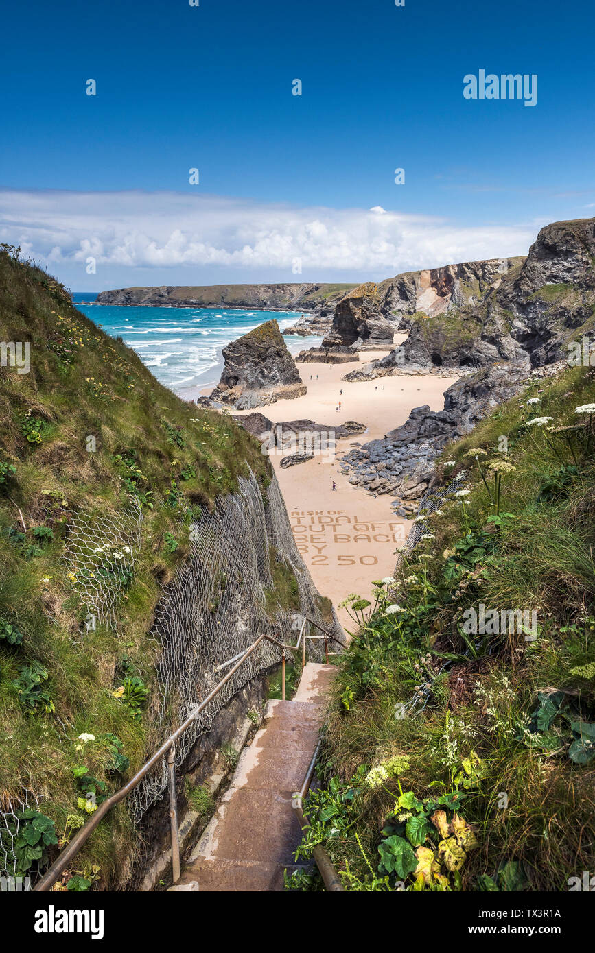 Steep steps to beach hi-res stock photography and images - Alamy