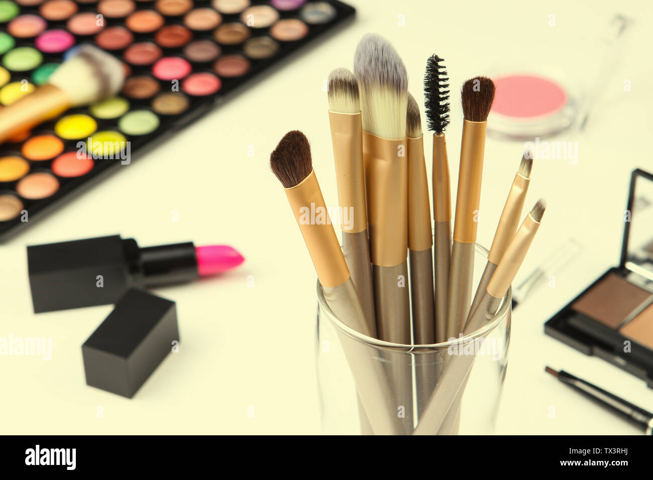 Combo brushes hi-res stock photography and images - Alamy