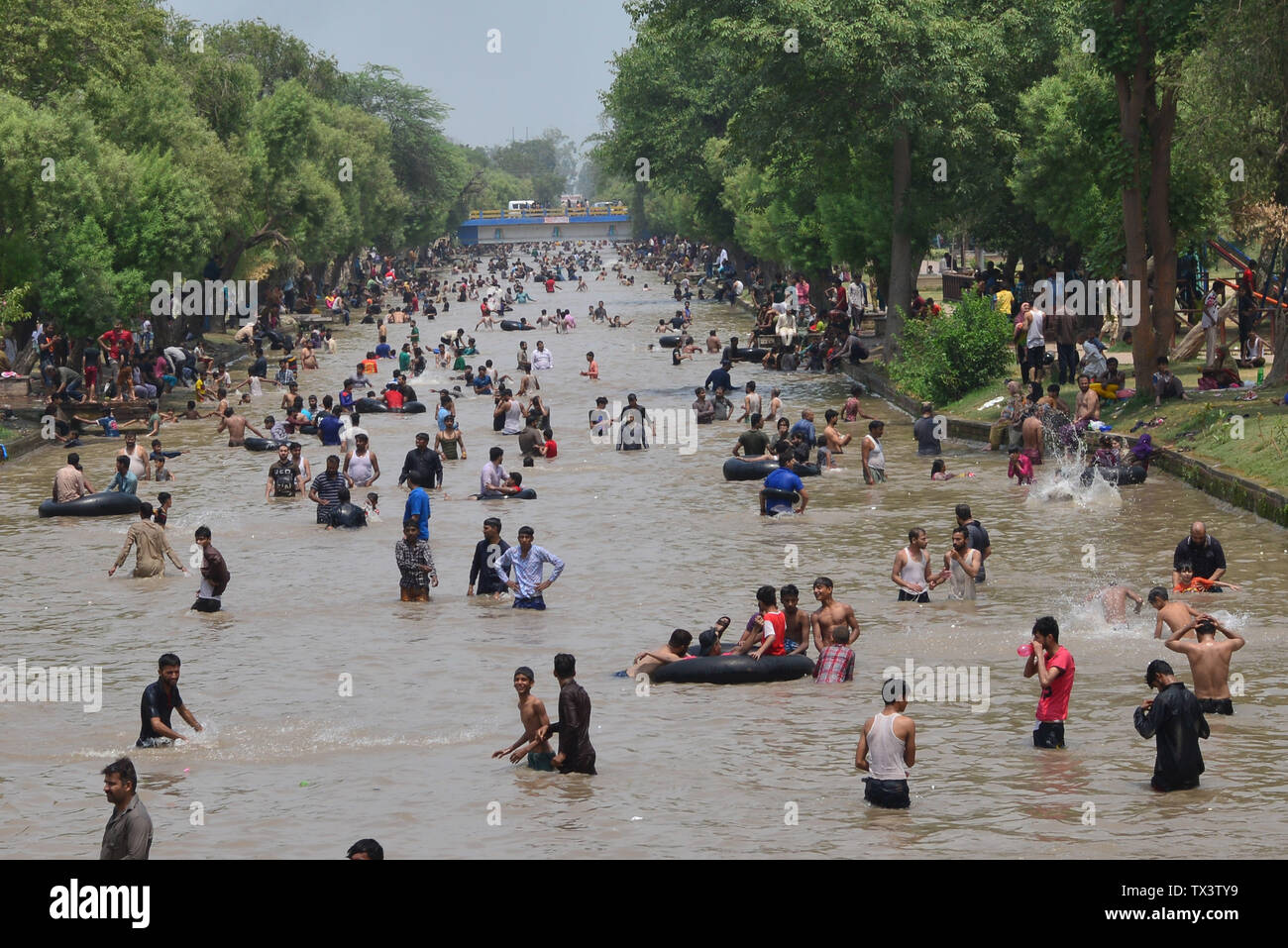 Lahore canal hi-res stock photography and images - Alamy