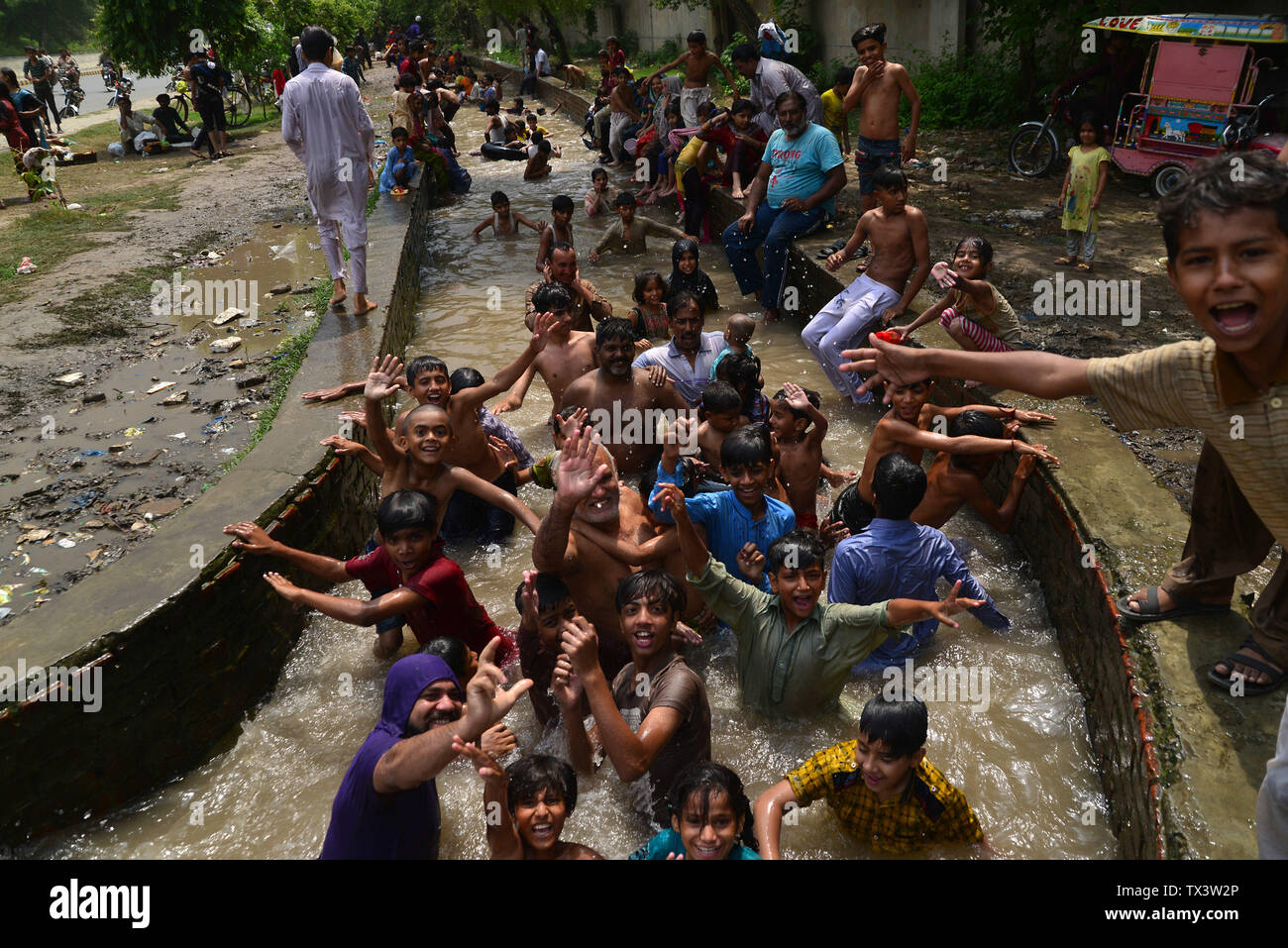 108 degrees fahrenheit hi-res stock photography and images - Alamy