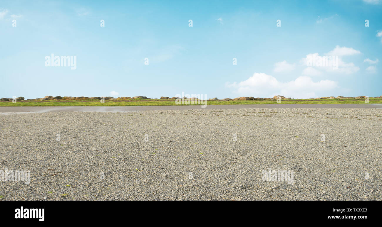 Empty ground hi-res stock photography and images - Alamy