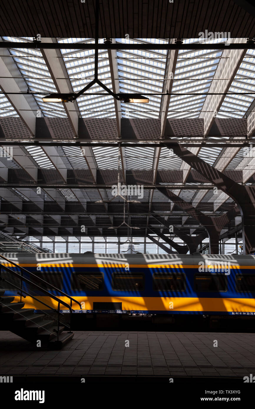 Rotterdam centraal eurostar hi-res stock photography and images - Alamy