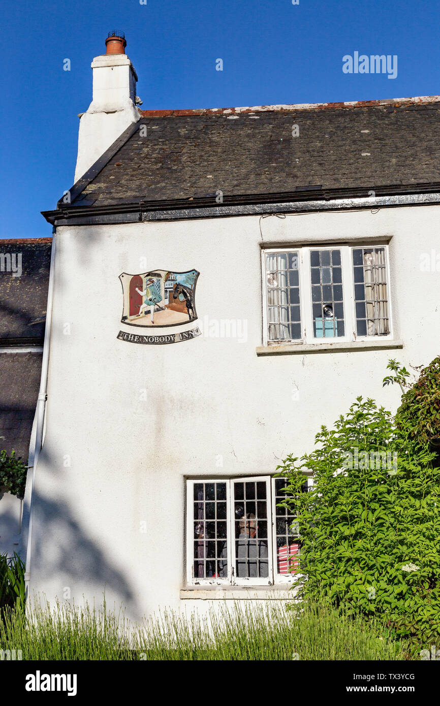 17th century inn devon hi-res stock photography and images - Alamy