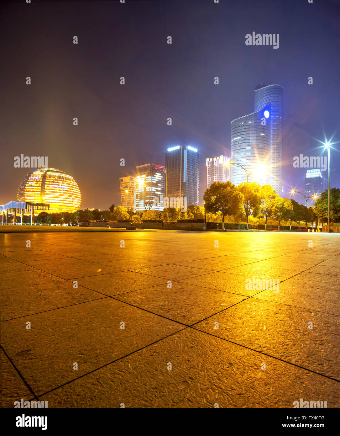 Night scene of modern building Stock Photo - Alamy