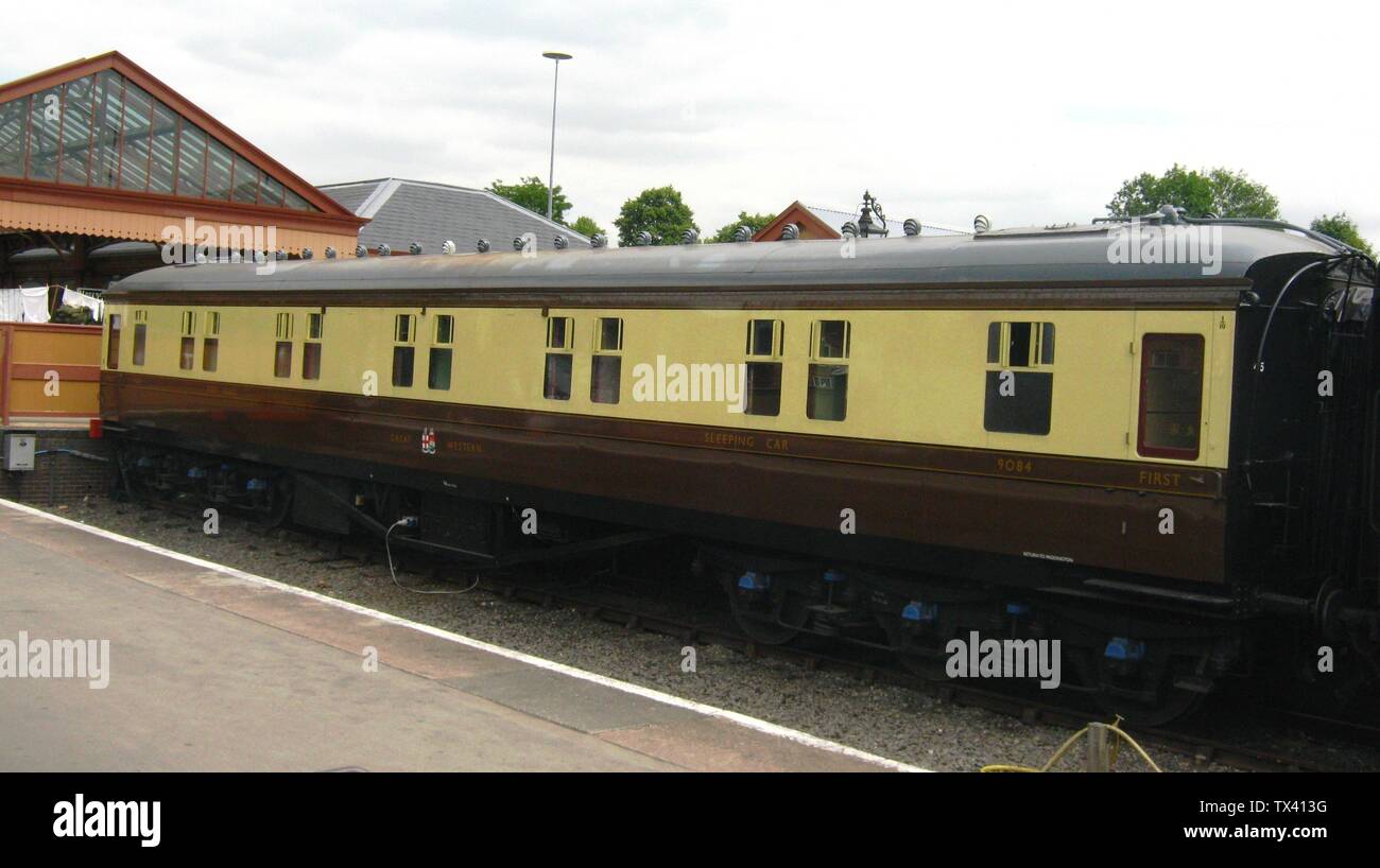 Gwr first class hi-res stock photography and images - Alamy