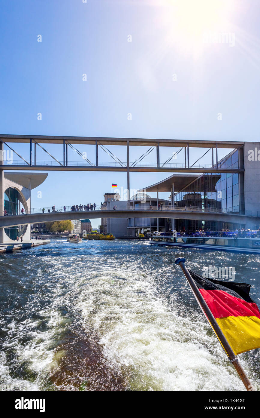 Berlin river boat hi-res stock photography and images - Alamy