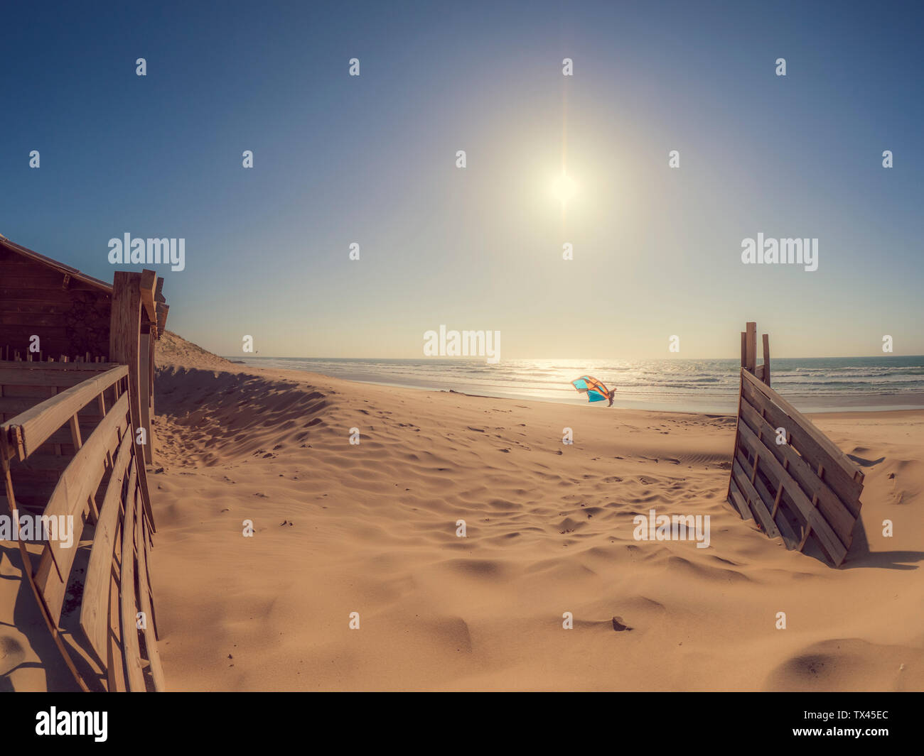 Sandy beach in sunshine hi-res stock photography and images - Alamy