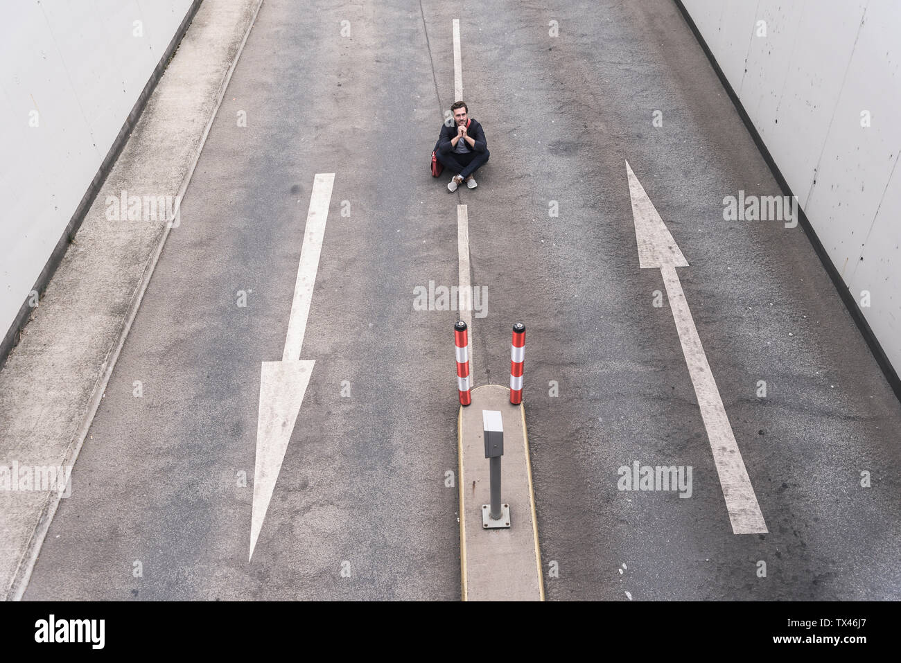 Ramp arrow hi-res stock photography and images - Alamy