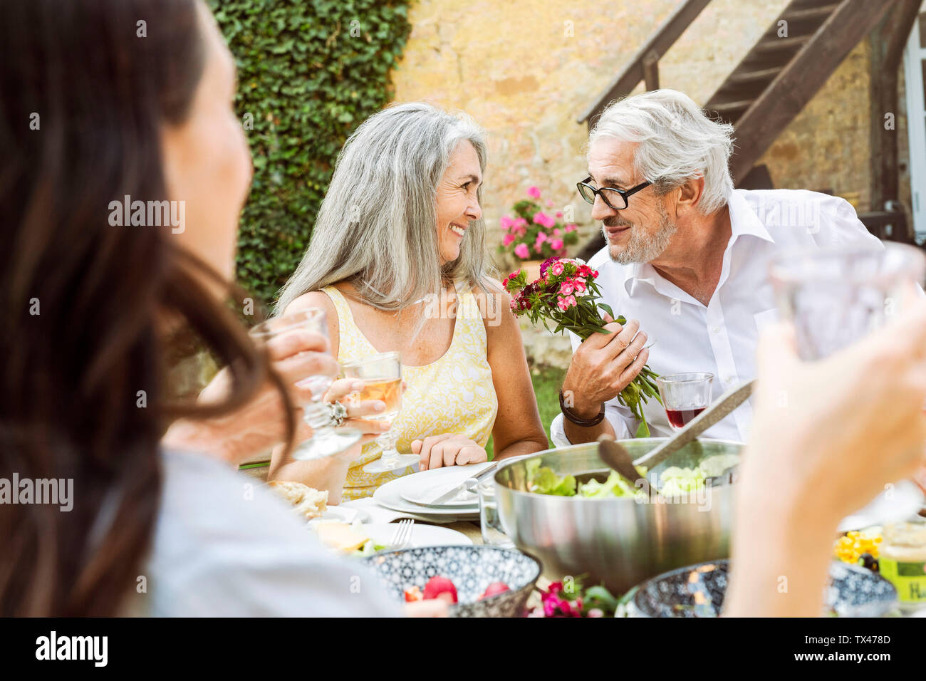Family generations eating hi-res stock photography and images - Alamy