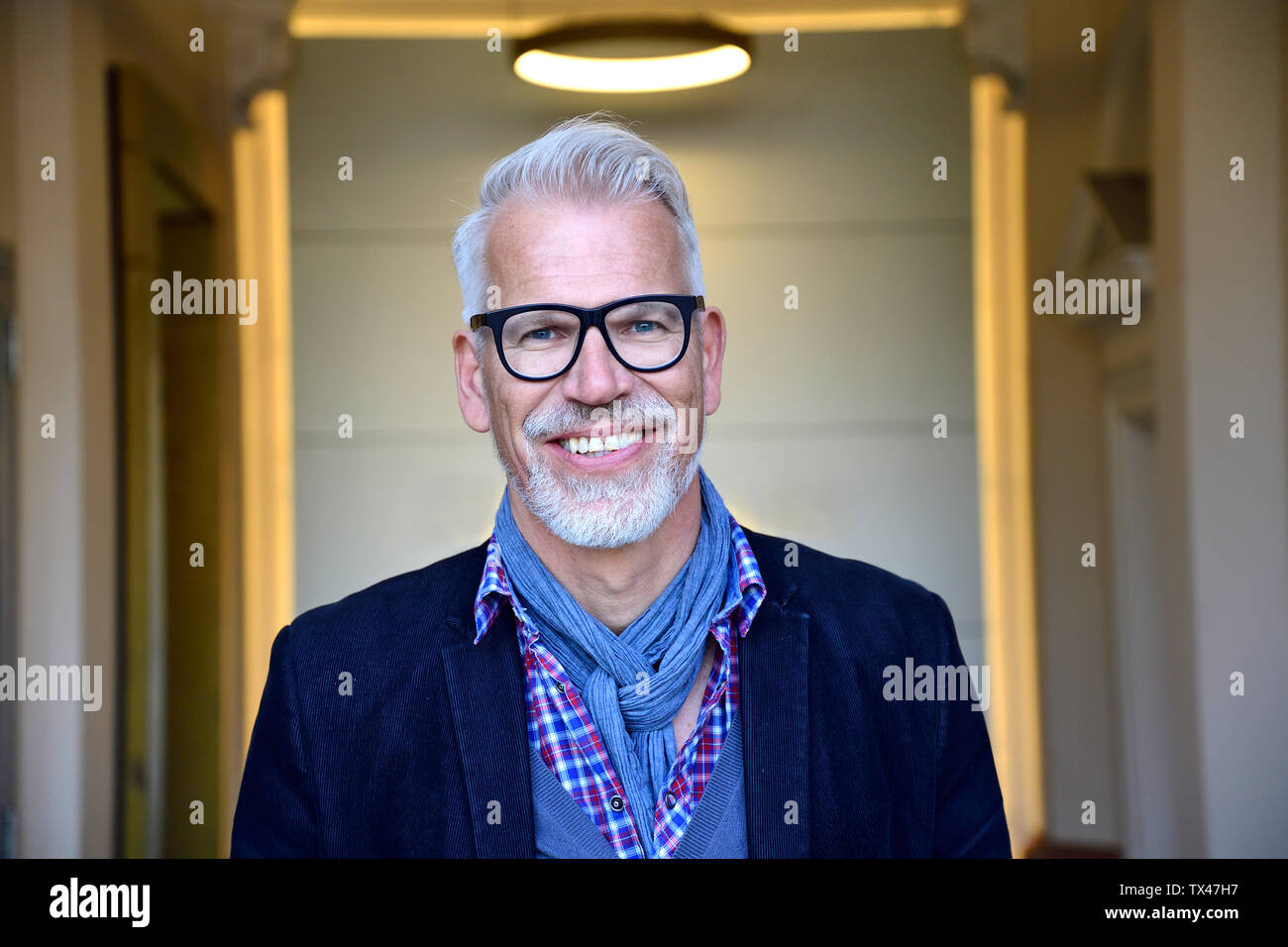 Successful man hi-res stock photography and images - Alamy