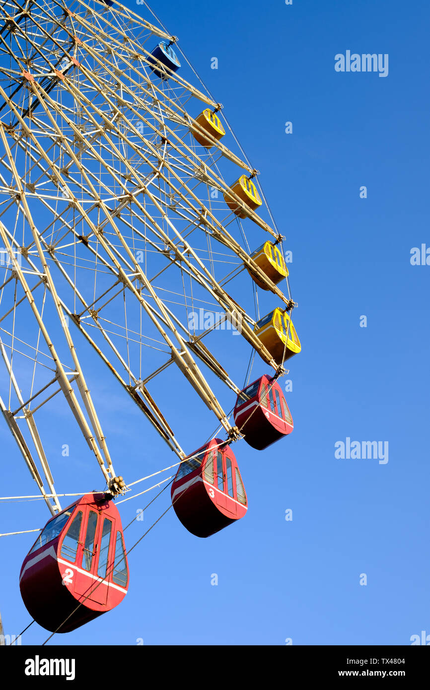 Partial Ferris wheel Stock Photo - Alamy