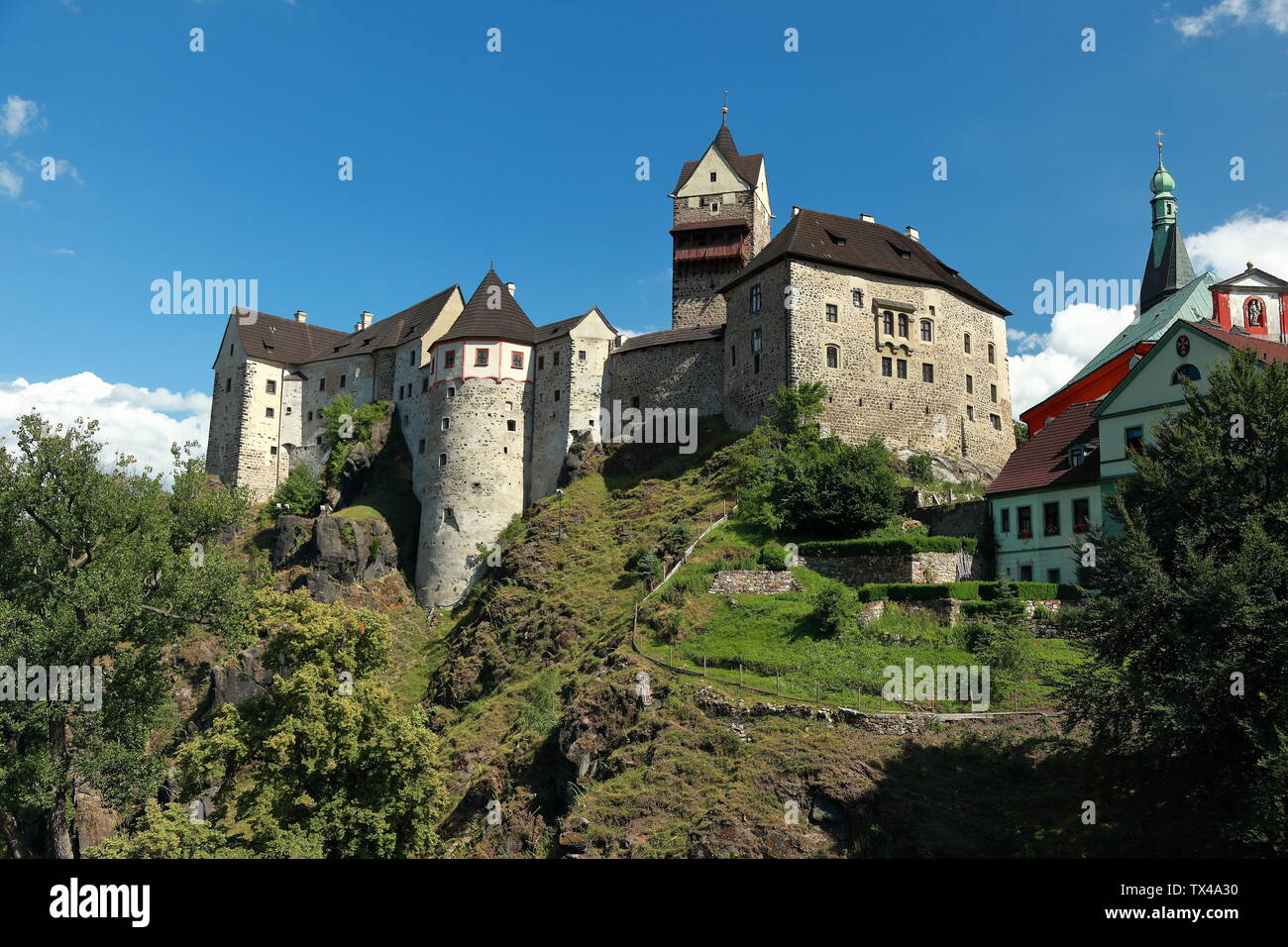 James bond castle hi-res stock photography and images - Alamy
