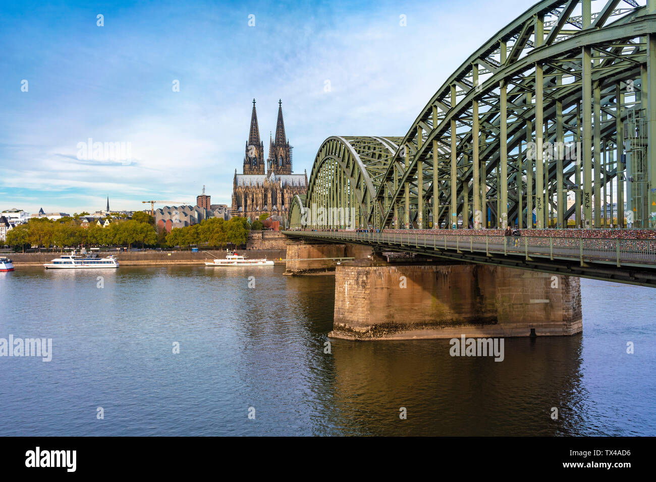 Cologne cathedral hi-res stock photography and images - Alamy