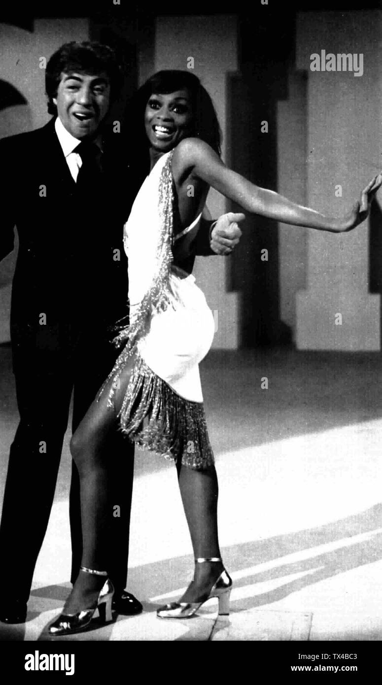 Gino bramieri lola falana in italian tv show hai visto hi-res stock photography and images - Alamy