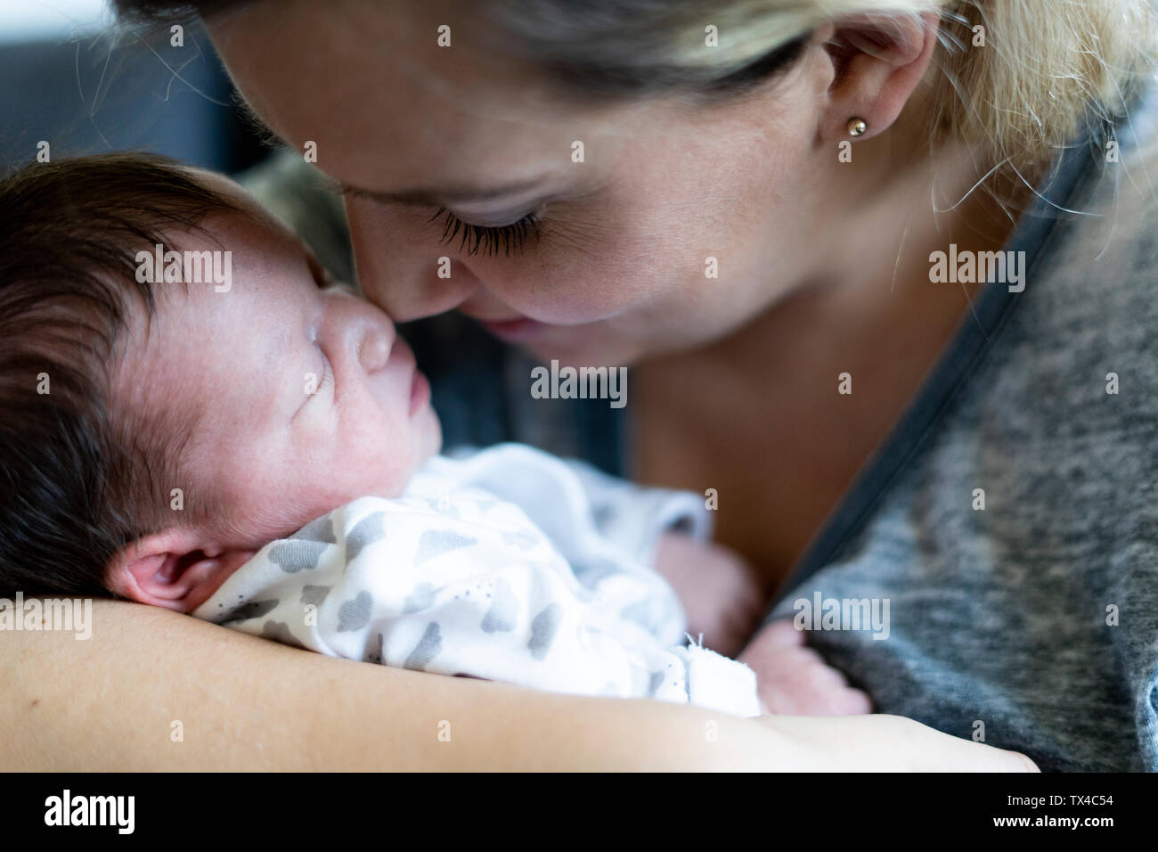 Multicultural motherhood hi-res stock photography and images - Alamy