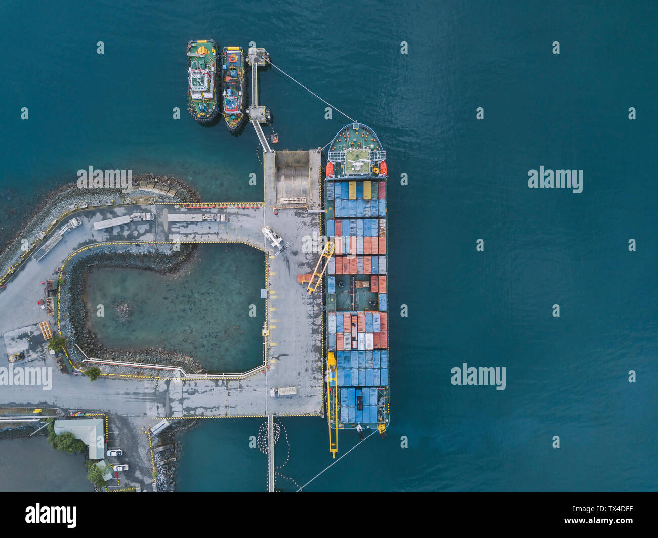 Container ship from above hi-res stock photography and images - Alamy