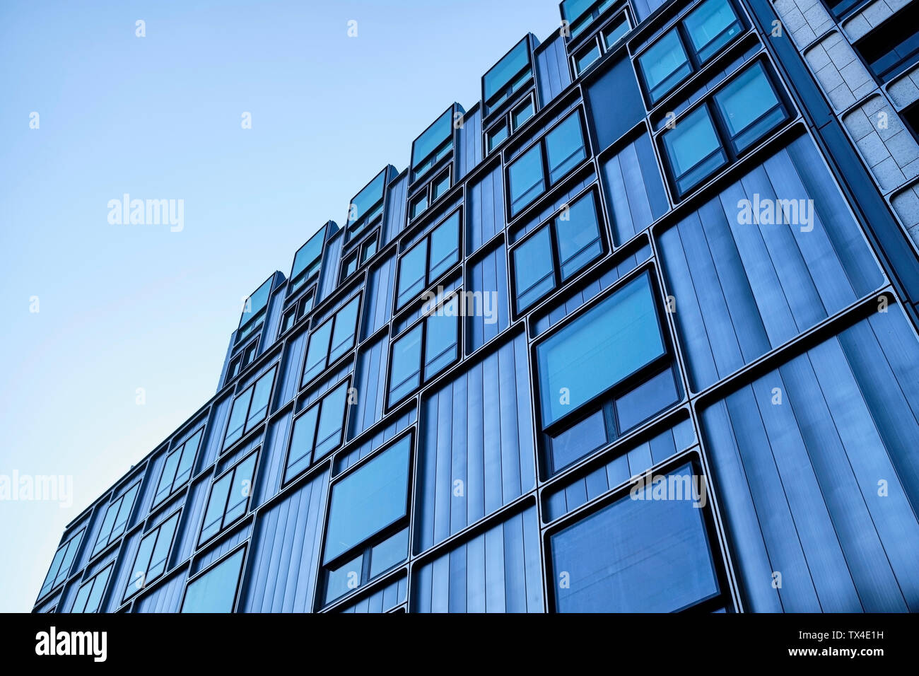 Commercial building architecture uk hi-res stock photography and images ...