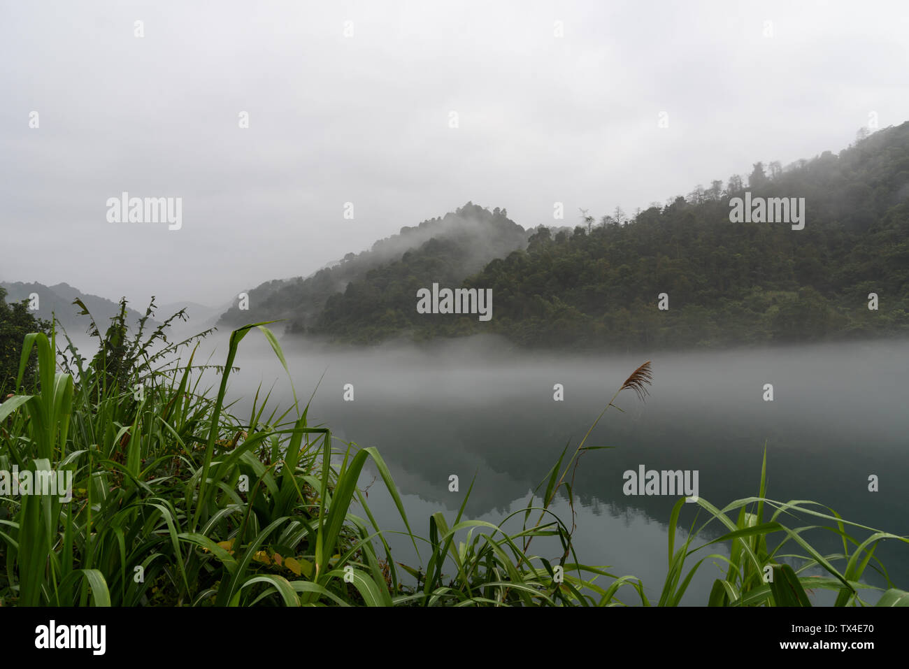 Xiao dongjiang fishing boat hi-res stock photography and images - Alamy