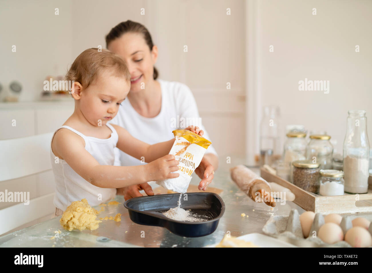 Ingredient in cake hi-res stock photography and images - Alamy