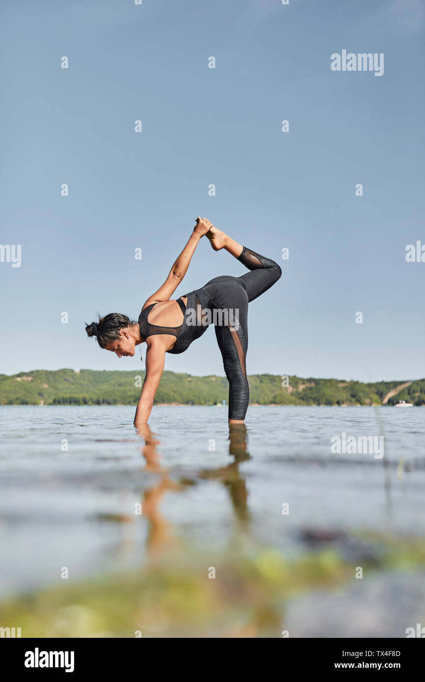 Yoga in nature hi-res stock photography and images - Alamy