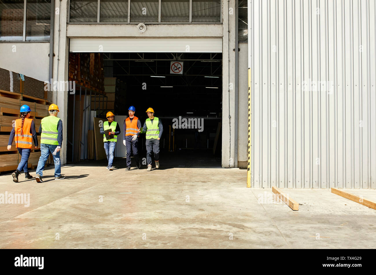 Group men workers on hi-res stock photography and images - Alamy