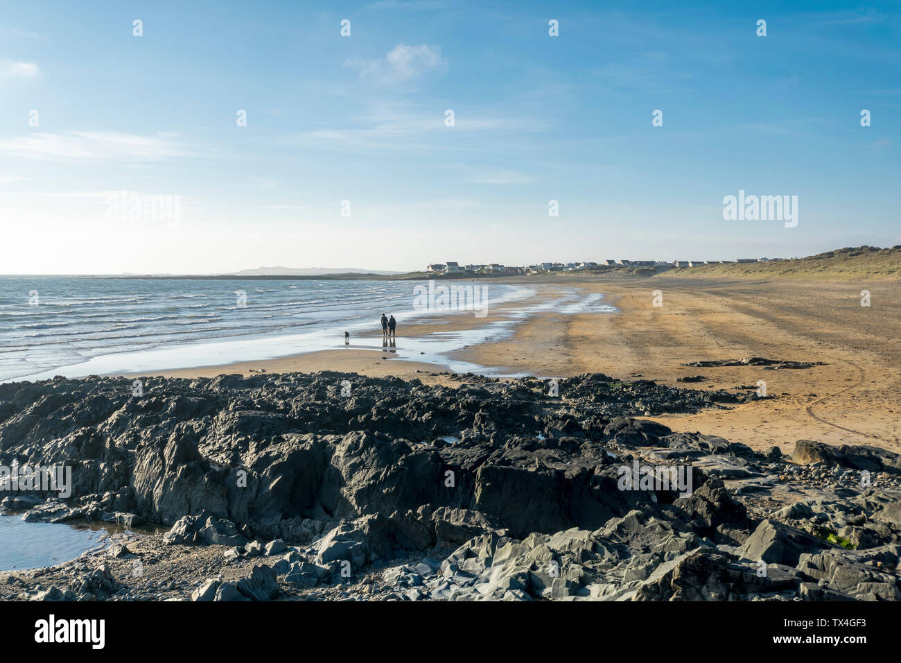Traeth llydan beach wales hi-res stock photography and images - Alamy