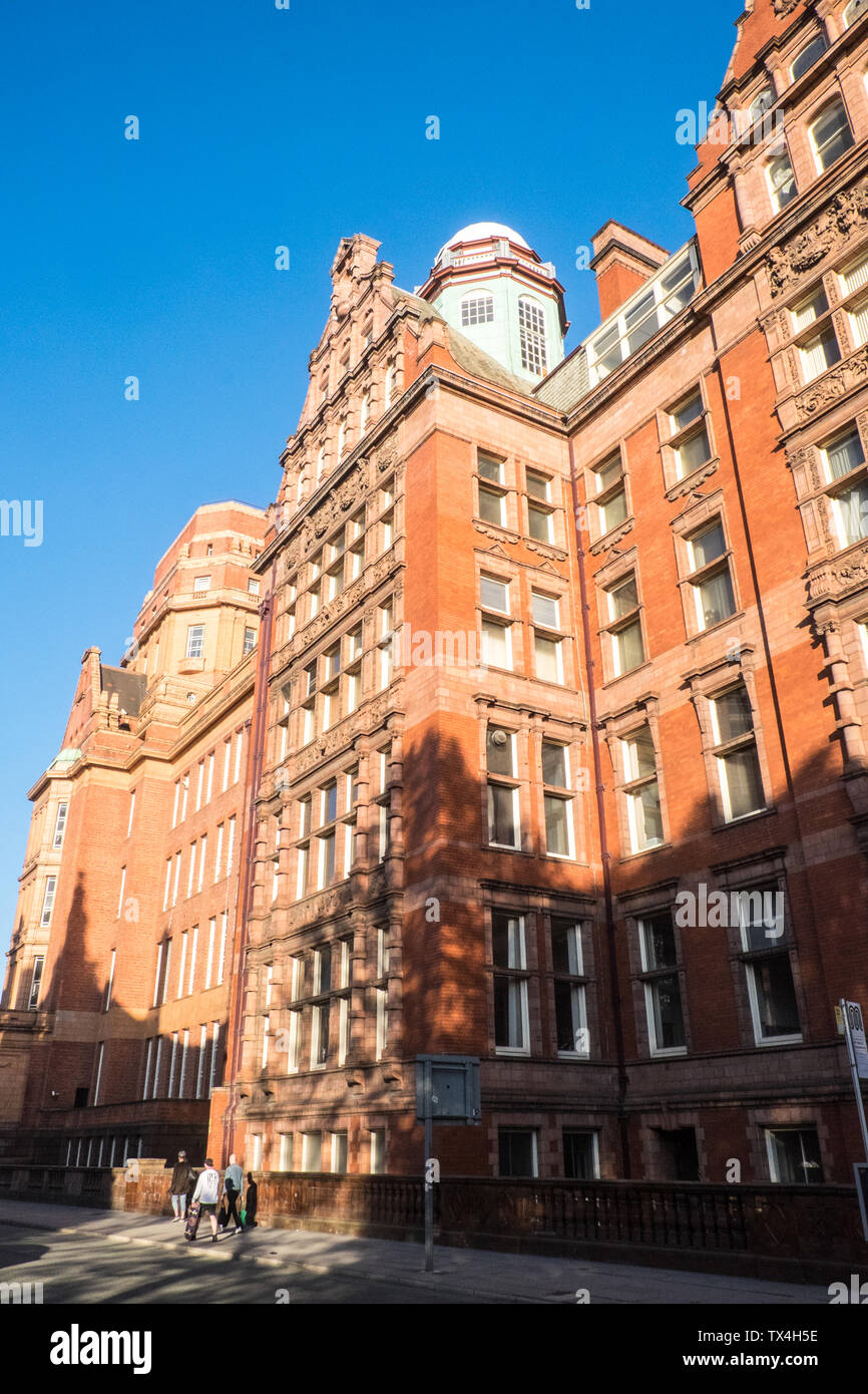 Manchester university students hi-res stock photography and images - Alamy