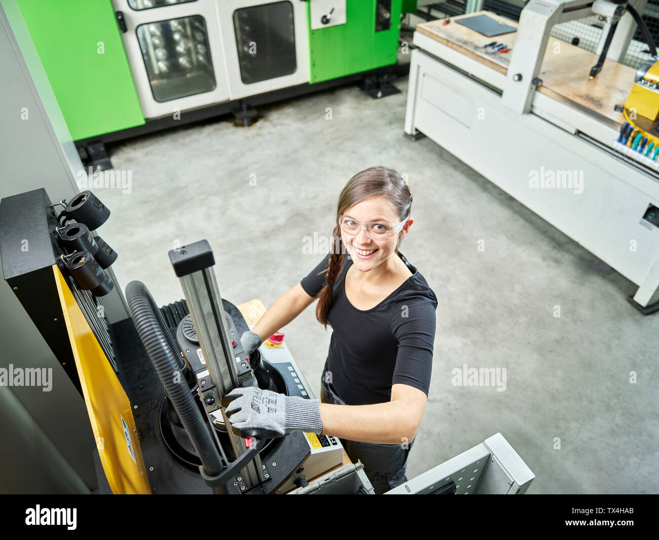 Working on milling machine hi-res stock photography and images - Alamy