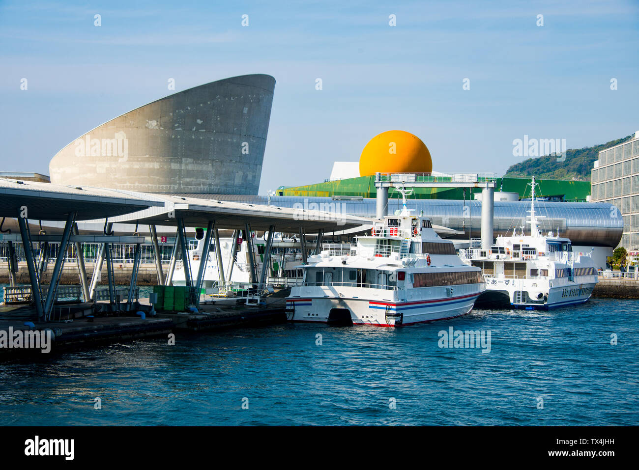 Harbour buildings hi-res stock photography and images - Alamy