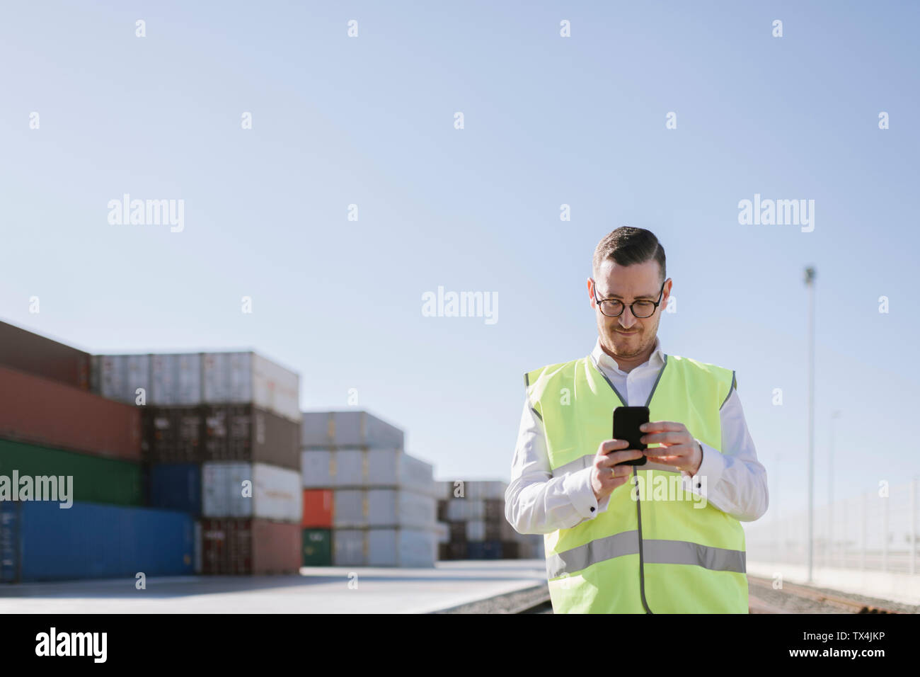 Cargo handling space hi-res stock photography and images - Alamy