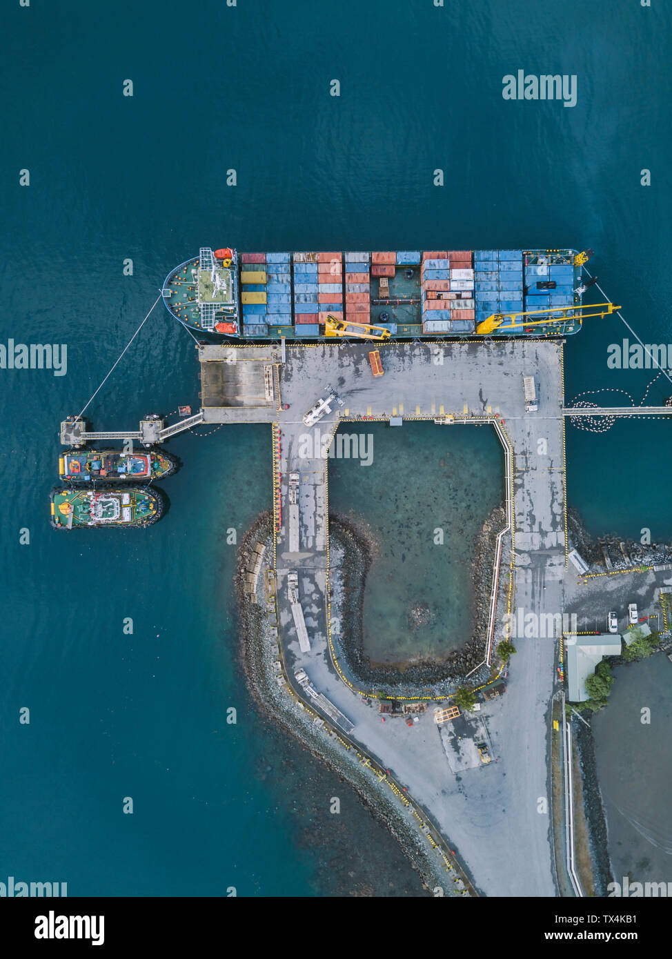 Container ship from above hi-res stock photography and images - Alamy