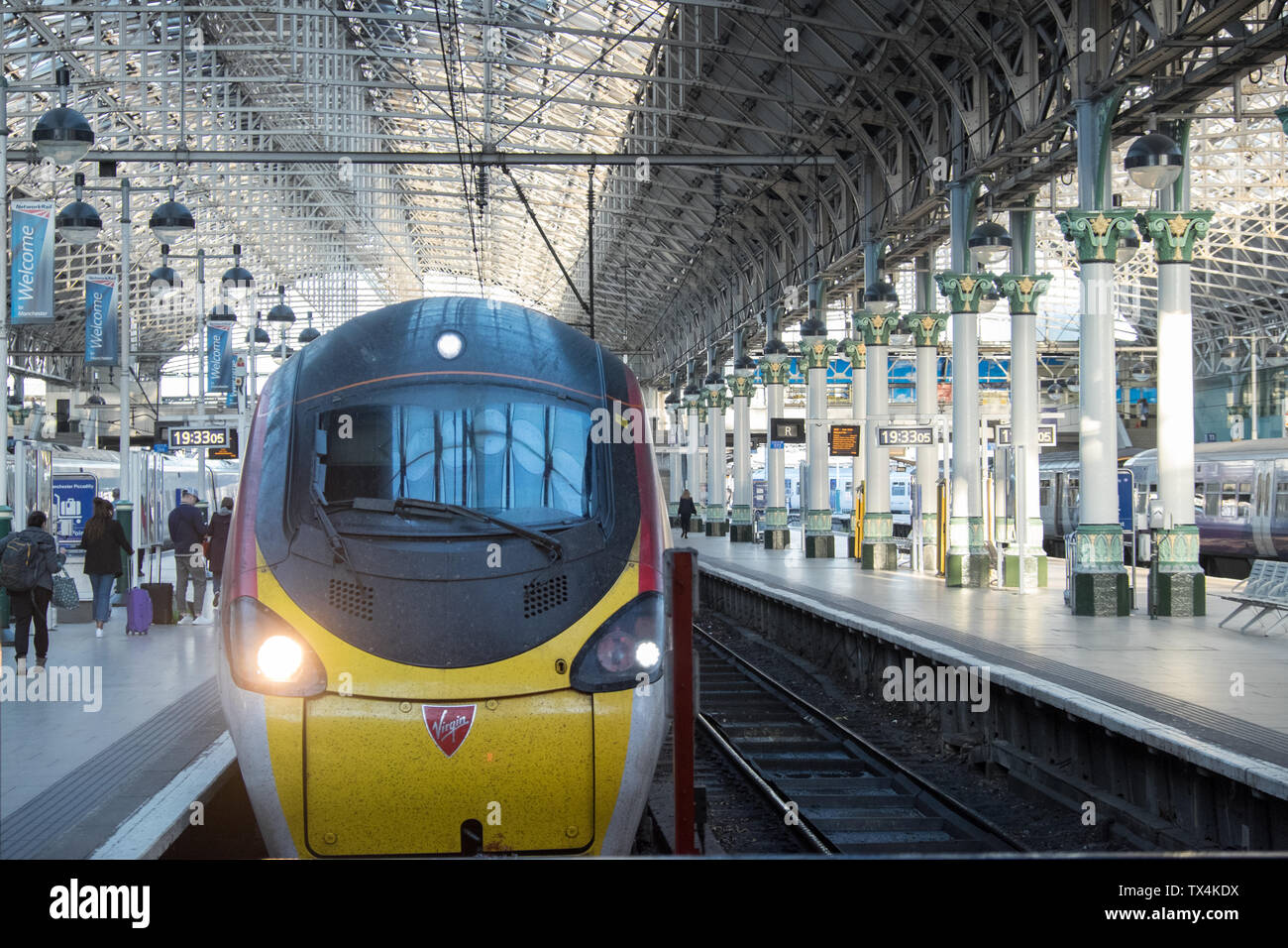 Manchester Piccadilly Station,Manchester Piccadilly,train,station ...