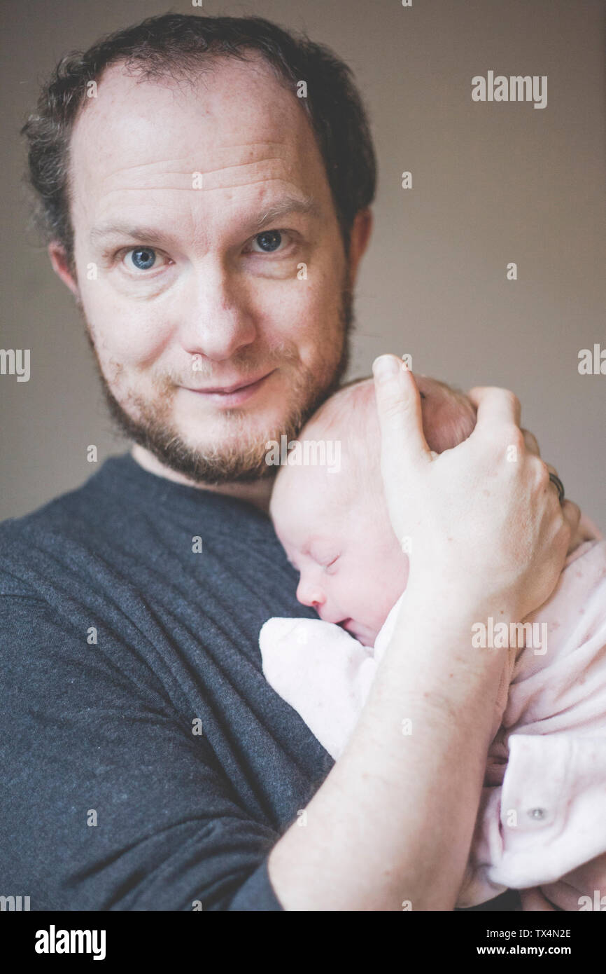 Portrait sleeping baby parents hi-res stock photography and images - Alamy