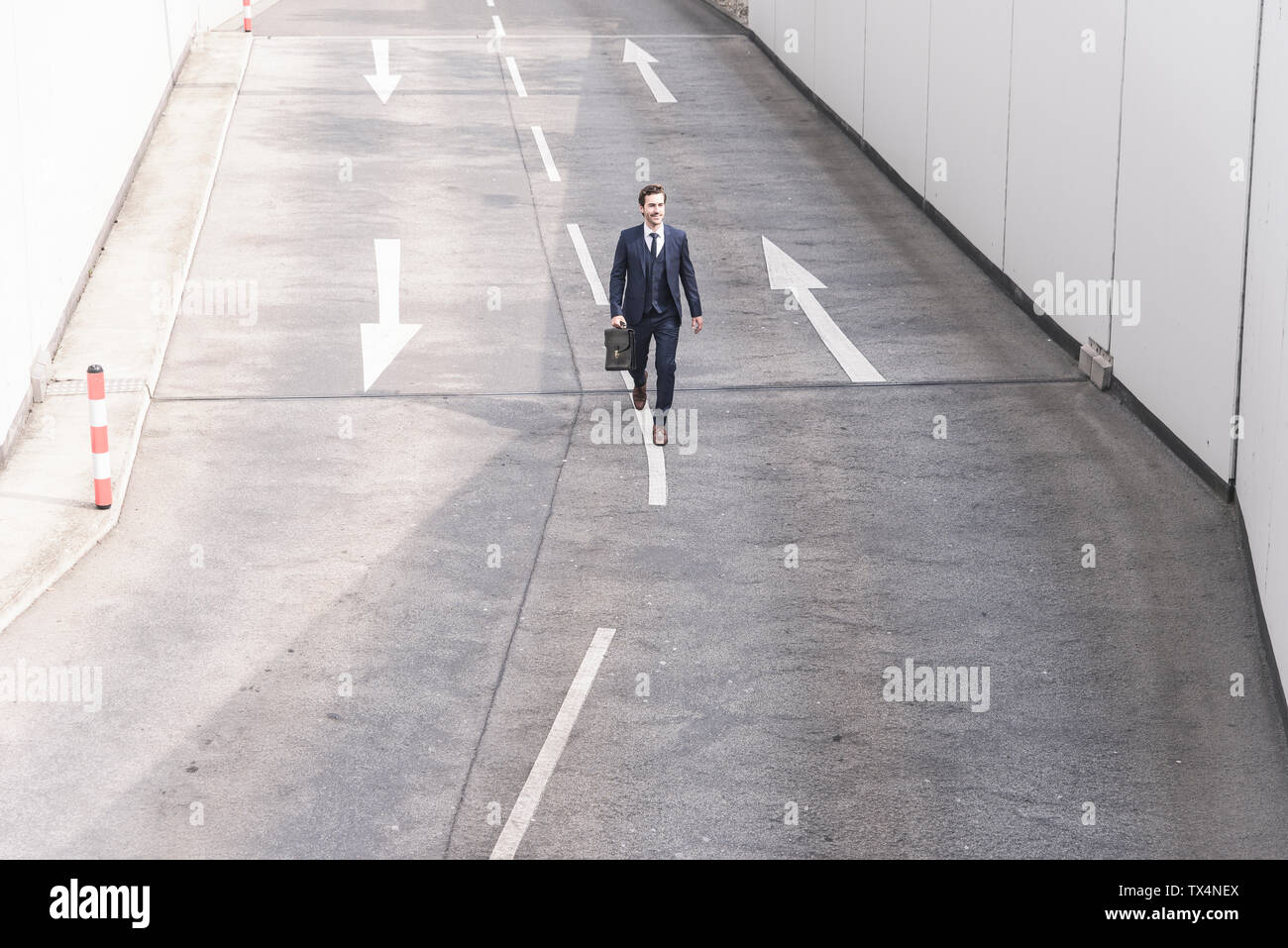 Arrow signs hi-res stock photography and images - Alamy