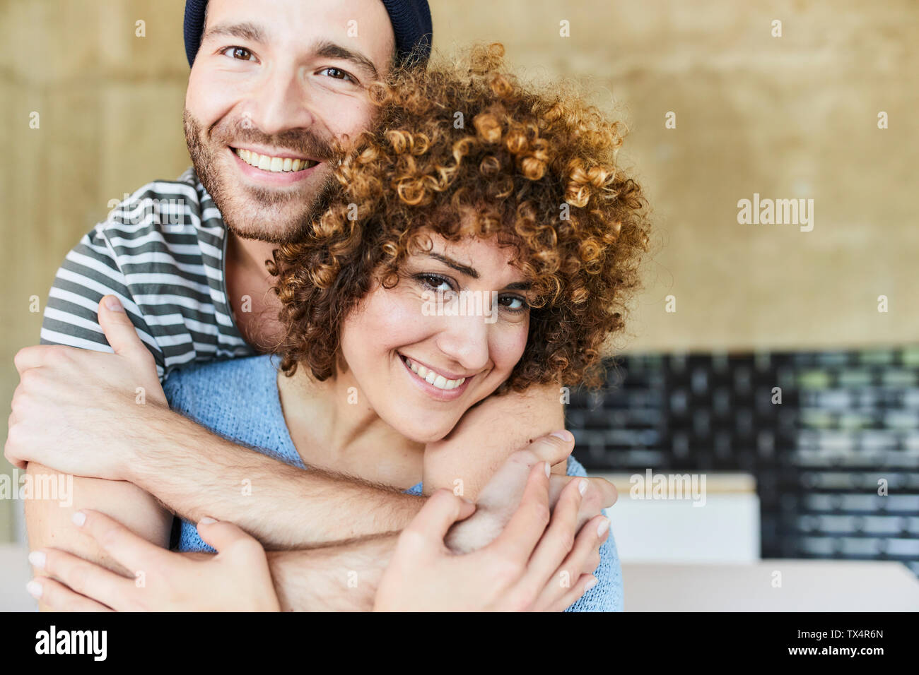 Close up portrait happy couple hi-res stock photography and images - Alamy