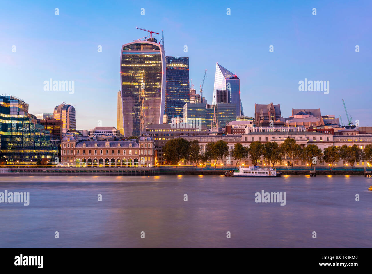 London liverpool street skyscraper hi-res stock photography and images ...