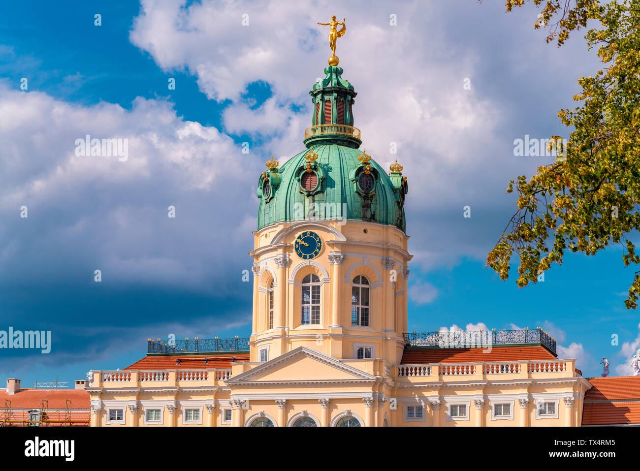 Berlin city palace with dome hi-res stock photography and images - Alamy