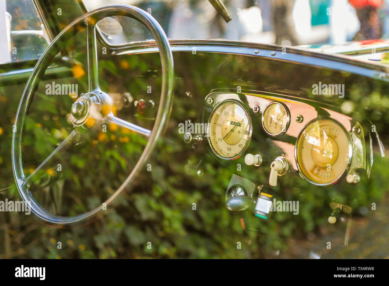 Cockpit window hi-res stock photography and images - Alamy