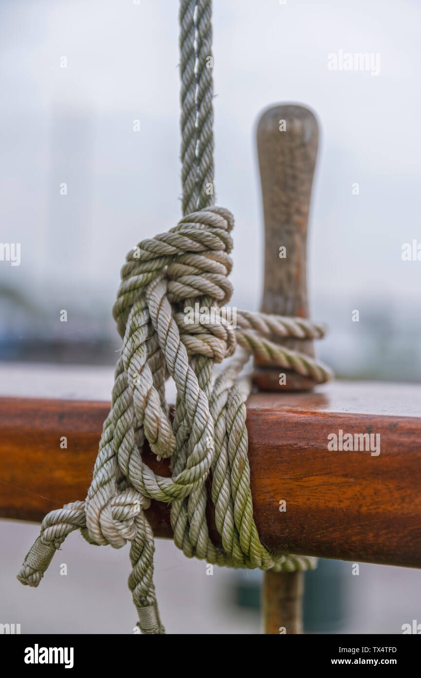 Ship rope not night not aerial hi-res stock photography and images - Alamy