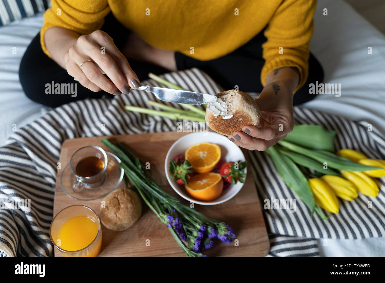 Full breakfast on roll hi-res stock photography and images - Alamy