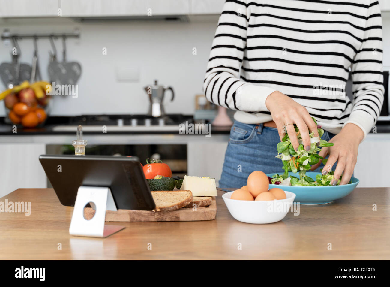 Woman lunch salad hi-res stock photography and images - Alamy