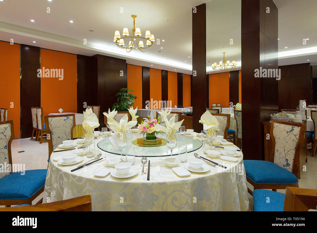Hotel table set Stock Photo - Alamy