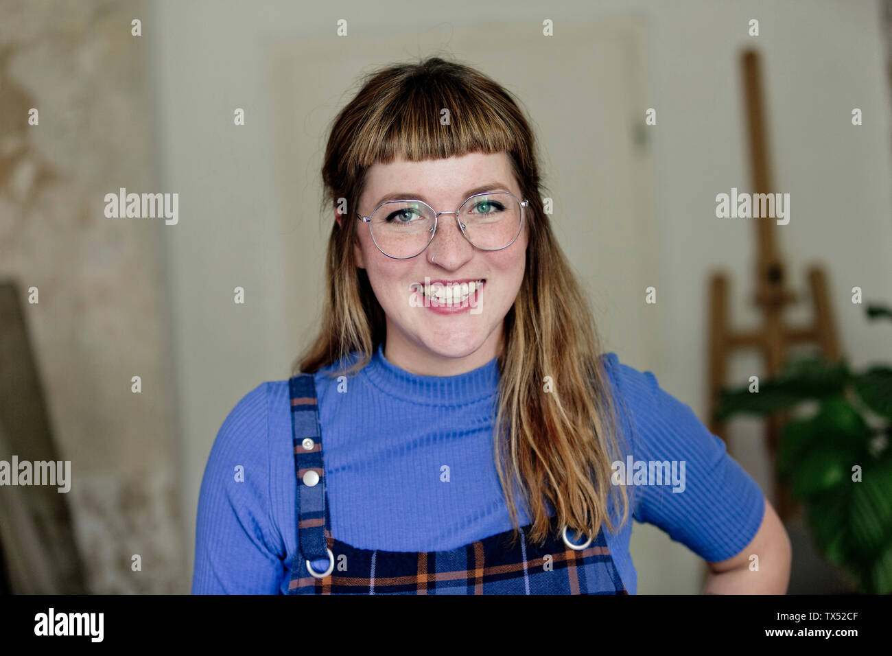 Female student portrait hi-res stock photography and images - Alamy