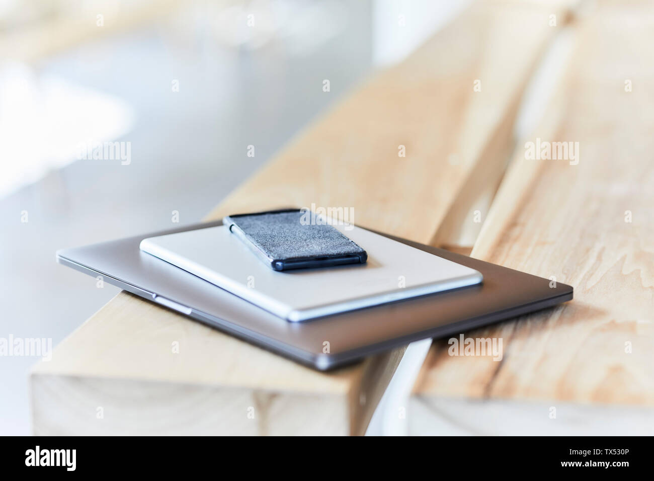 Networking devices hi-res stock photography and images - Alamy