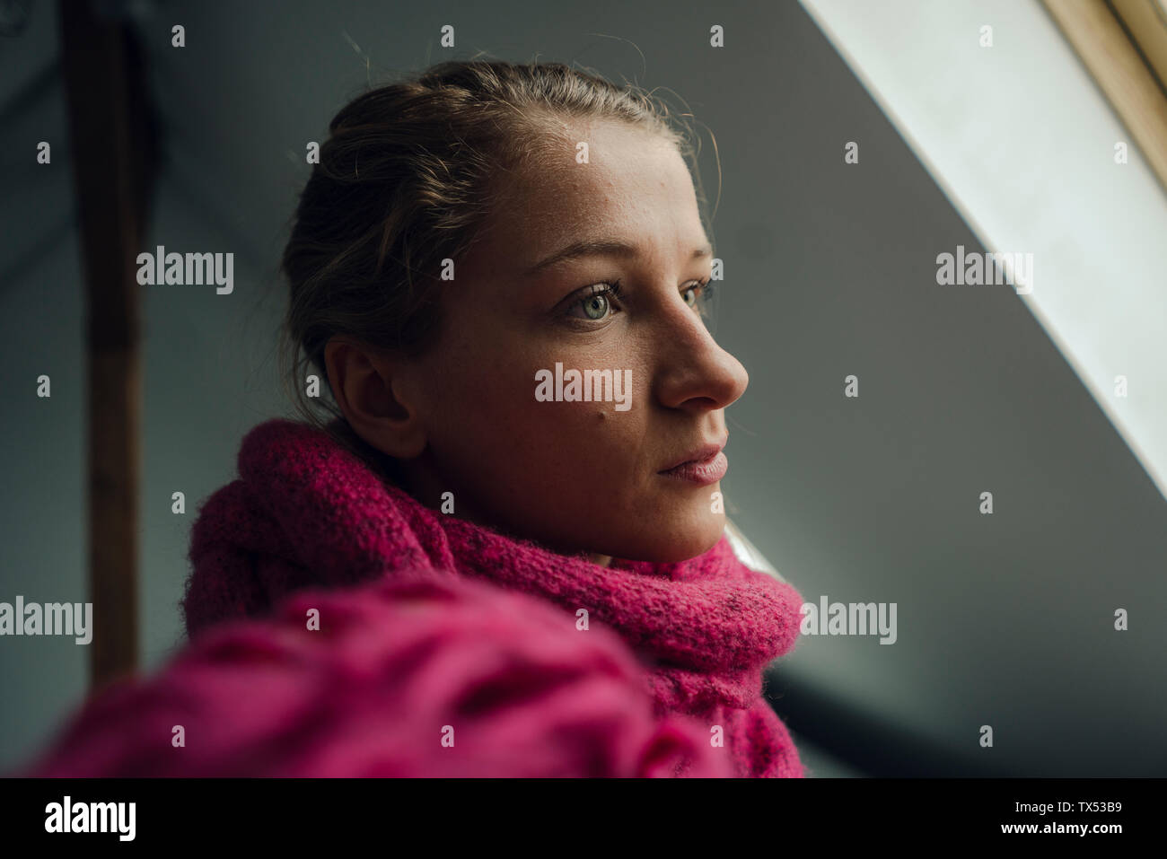 Single person head pensive hi-res stock photography and images - Alamy