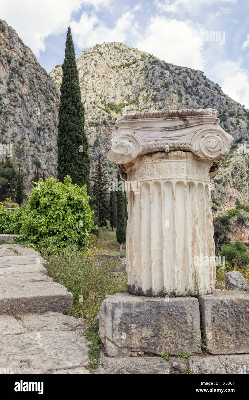 Greece, Delphi, Ionic pillar Stock Photo - Alamy