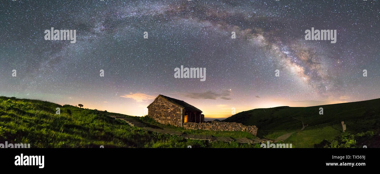 Silver arch hi-res stock photography and images - Alamy