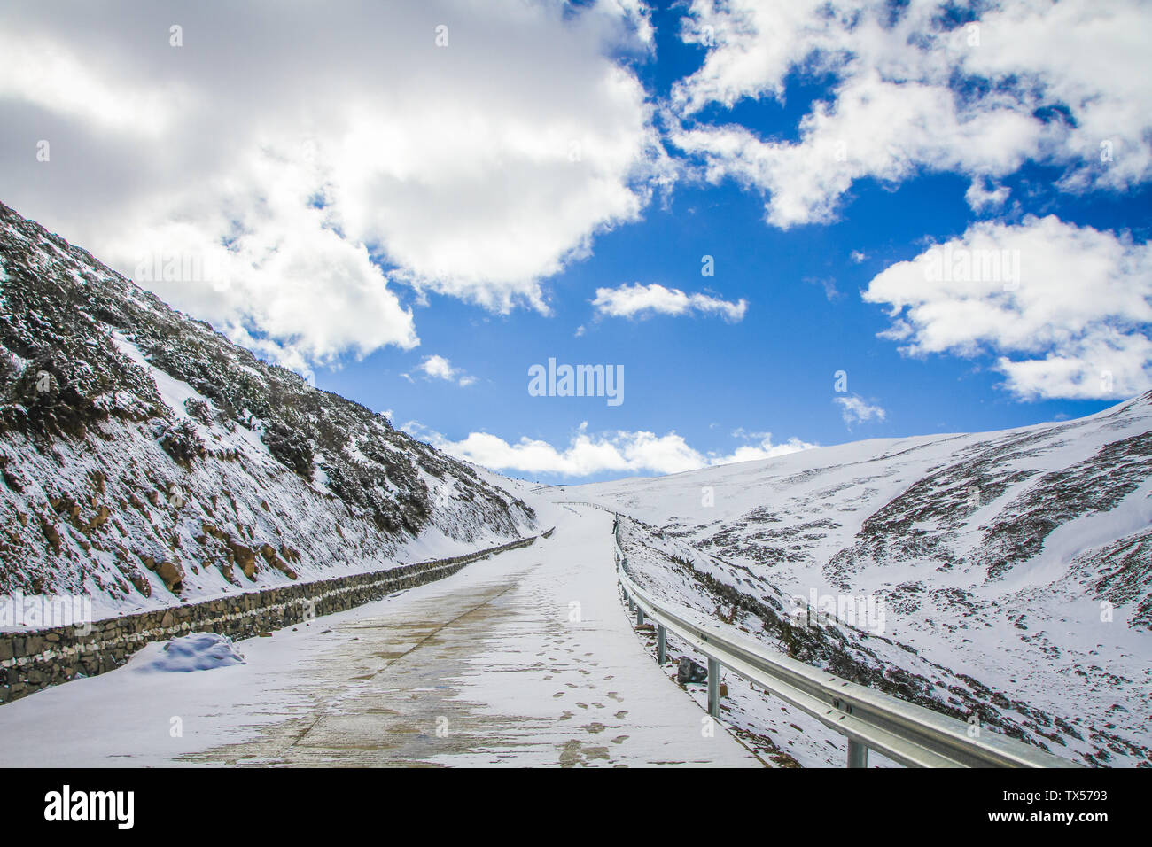 Snow Mountain in western Sichuan Stock Photo - Alamy