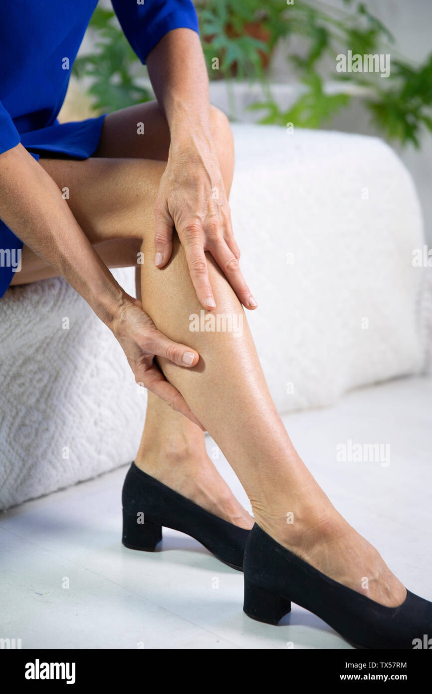 Upper leg pain hi-res stock photography and images - Alamy